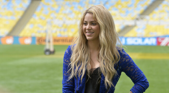Pop Star Shakira Faces Jet Ski Scare in Miami | Daily News Planet