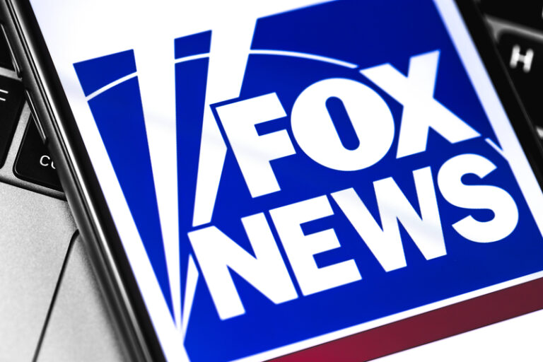 Fox News Anchors Make Shocking Admission | Daily News Planet